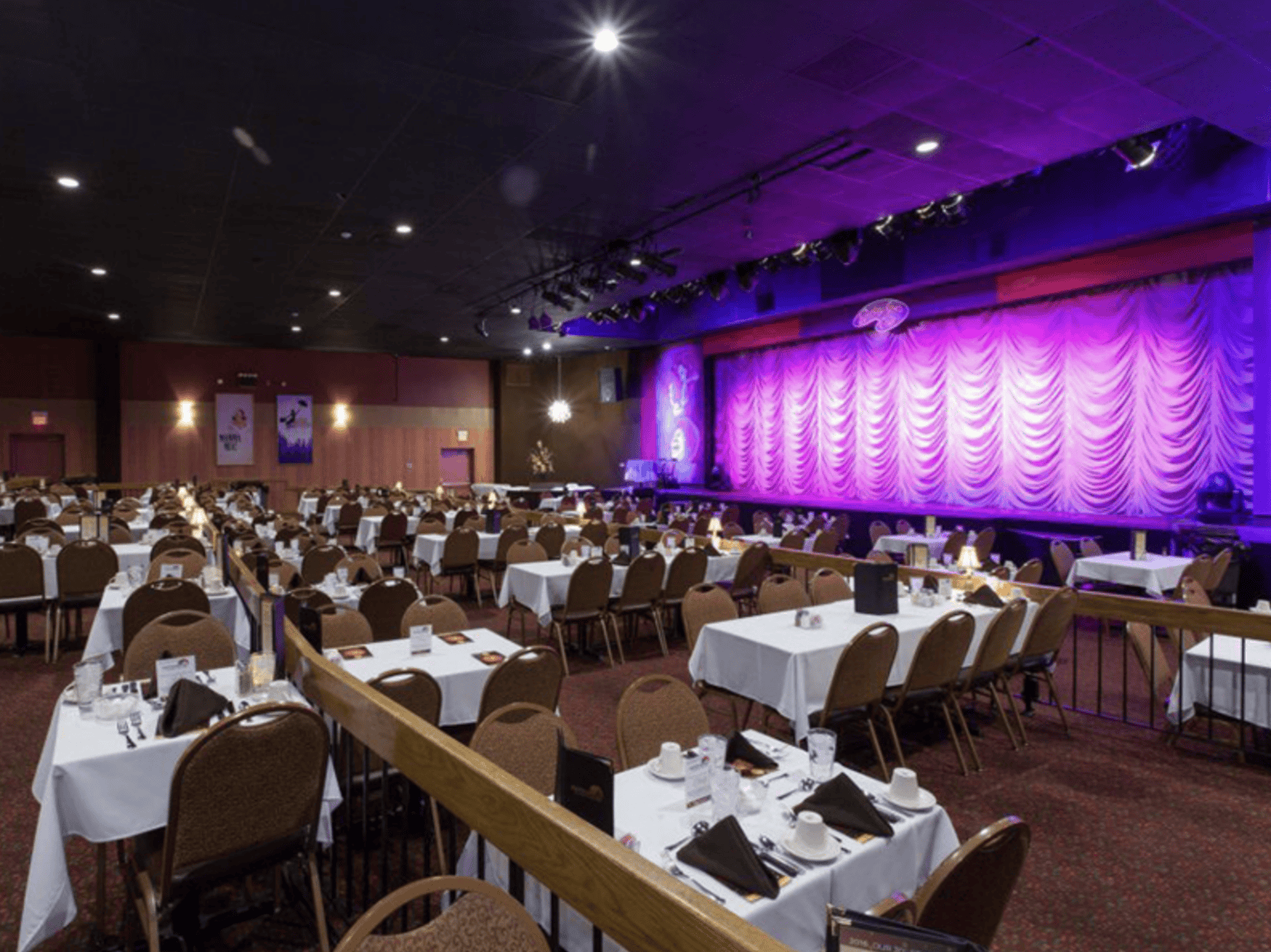 Explore the 2026 shows at the Dutch Apple Dinner Theatre